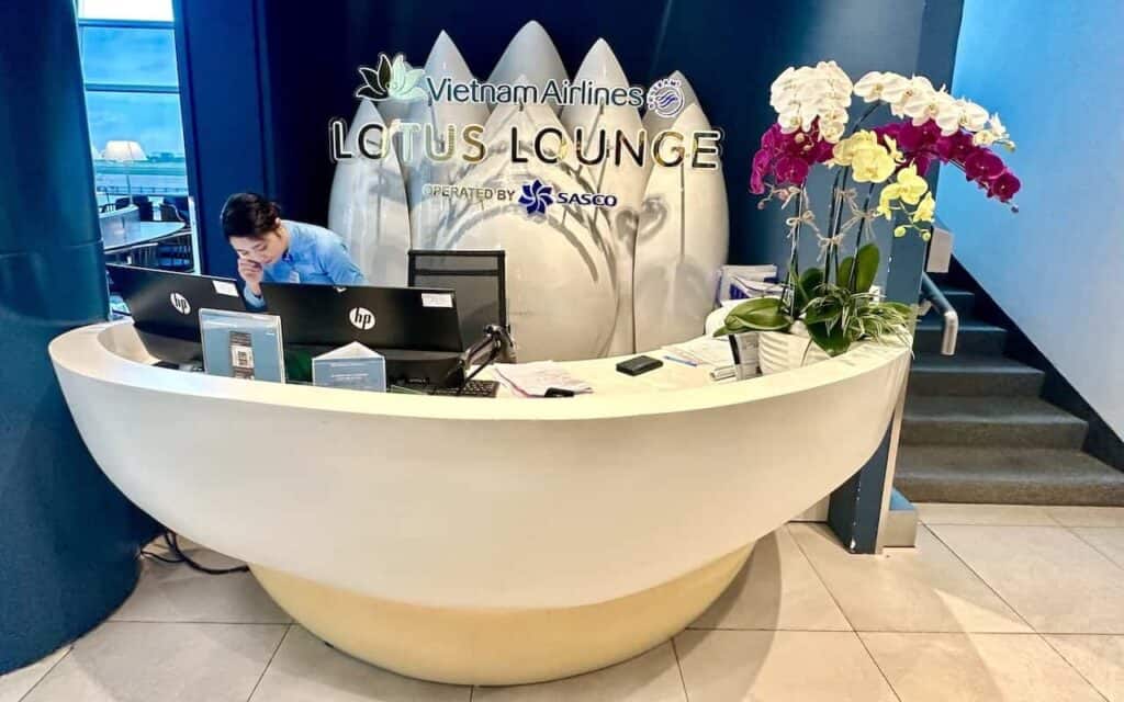 The Vietnam Airlines Lotus Lounge at SGN - Jared's Detours