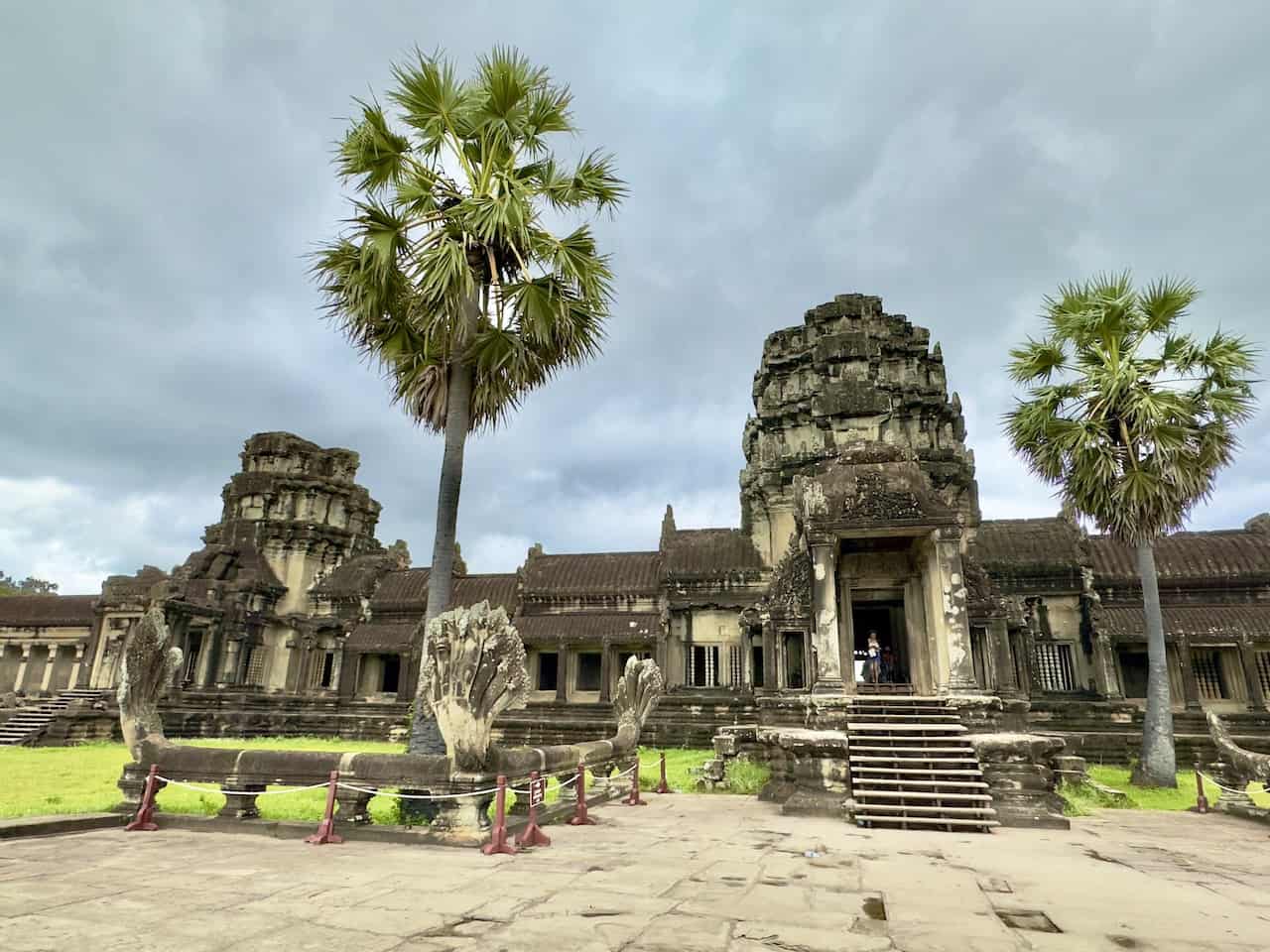 Phnom Penh to Siem Reap: Travel Options in Cambodia