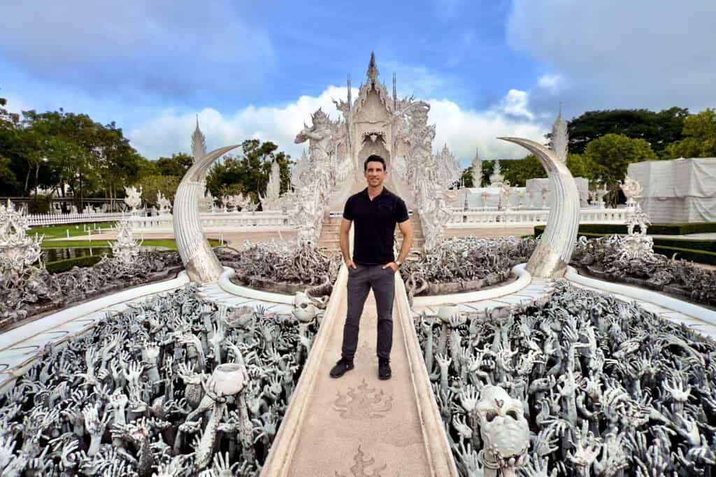Visiting Wat Rong Khun: Chiang Rai’s White Temple - Jared's Detours